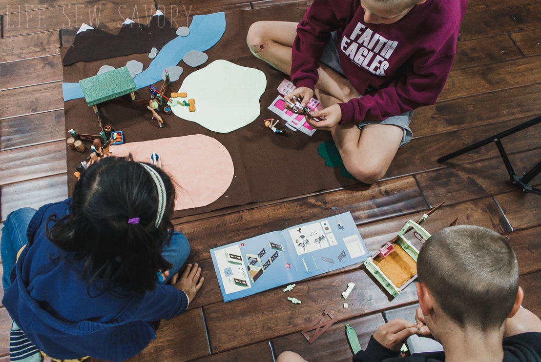 How to Make a Felt Play Mat - for PLAYMOBIL - Life Sew Savory