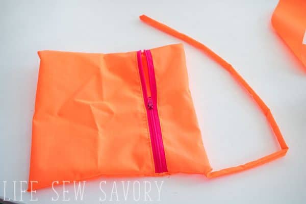 Free Mesh Beach Bag sewing pattern - Life Sew Savory