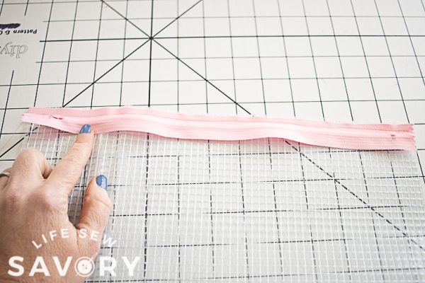 DIY toy storage bags with vinyl - Life Sew Savory
