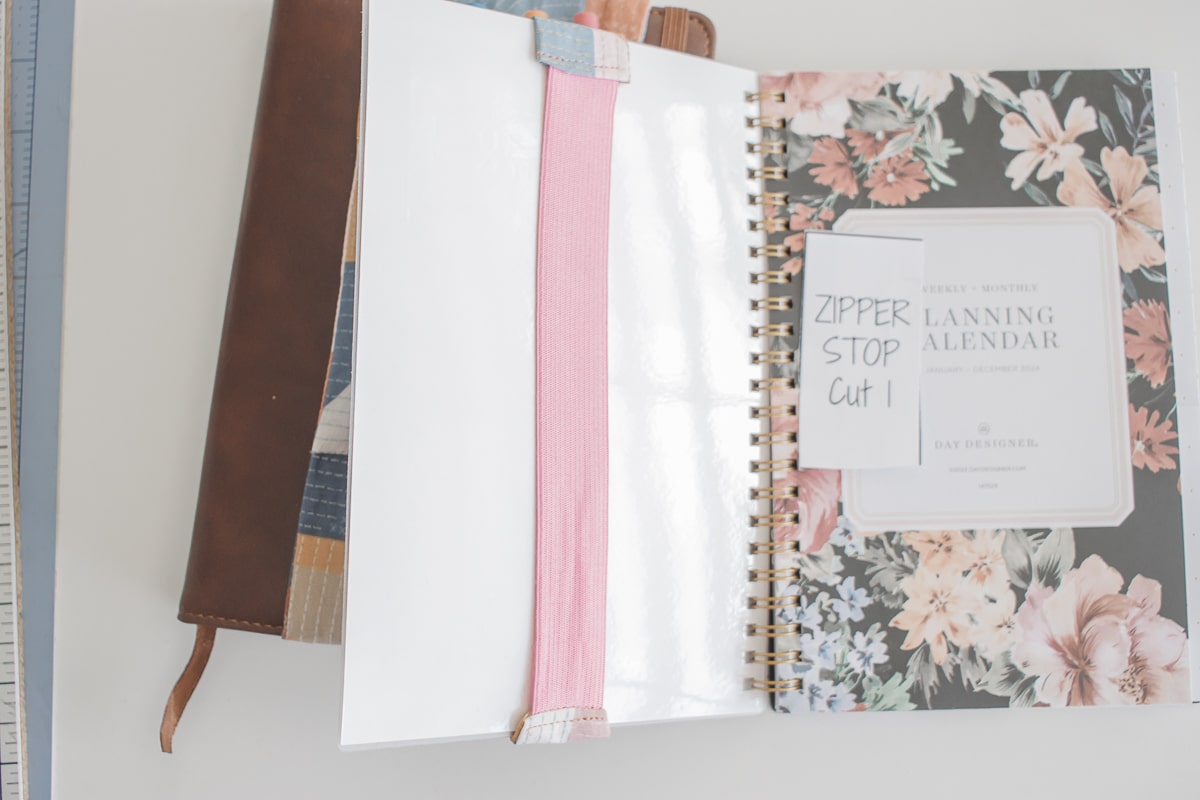 Notebook Pen holder free pdf pattern and tutorial - Life Sew Savory