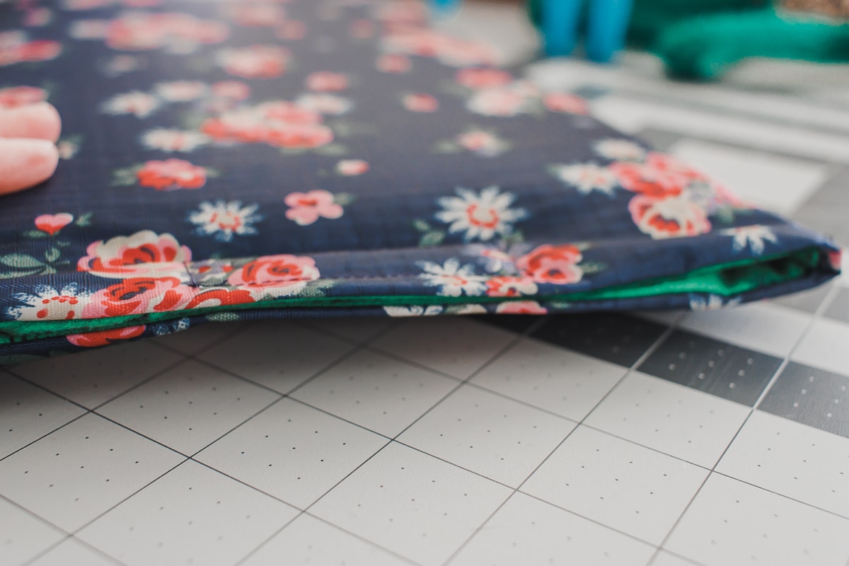 DIY laptop sleeve sewing tutorial - Life Sew Savory