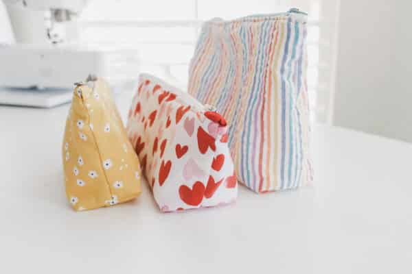 How to sew a box bottom zipper pouch - Life Sew Savory