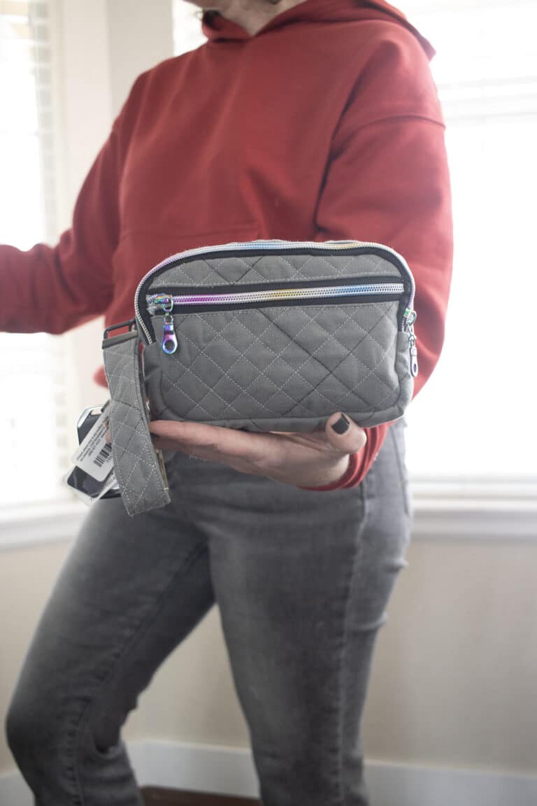 Phone wristlet wallet free sewing pattern - Life Sew Savory