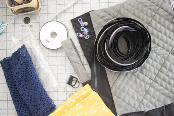 Phone wristlet wallet free sewing pattern - Life Sew Savory