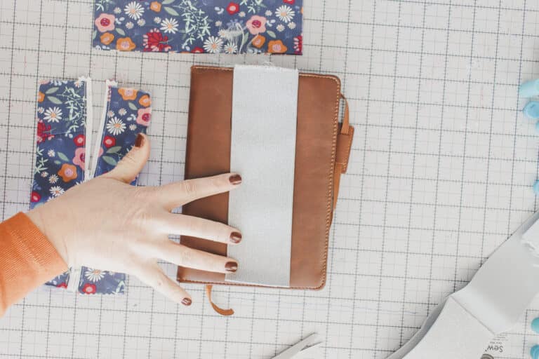 Notebook Pen Holder with Zipper tutorial - Life Sew Savory
