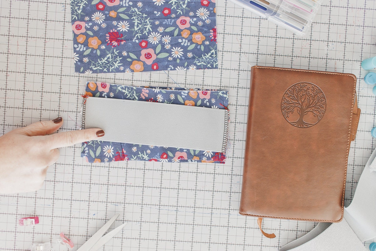Notebook Pen Holder with Zipper tutorial - Life Sew Savory