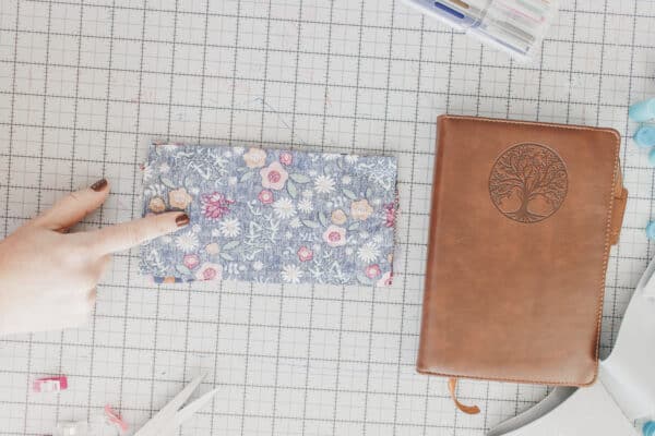 Notebook Pen Holder with Zipper tutorial - Life Sew Savory